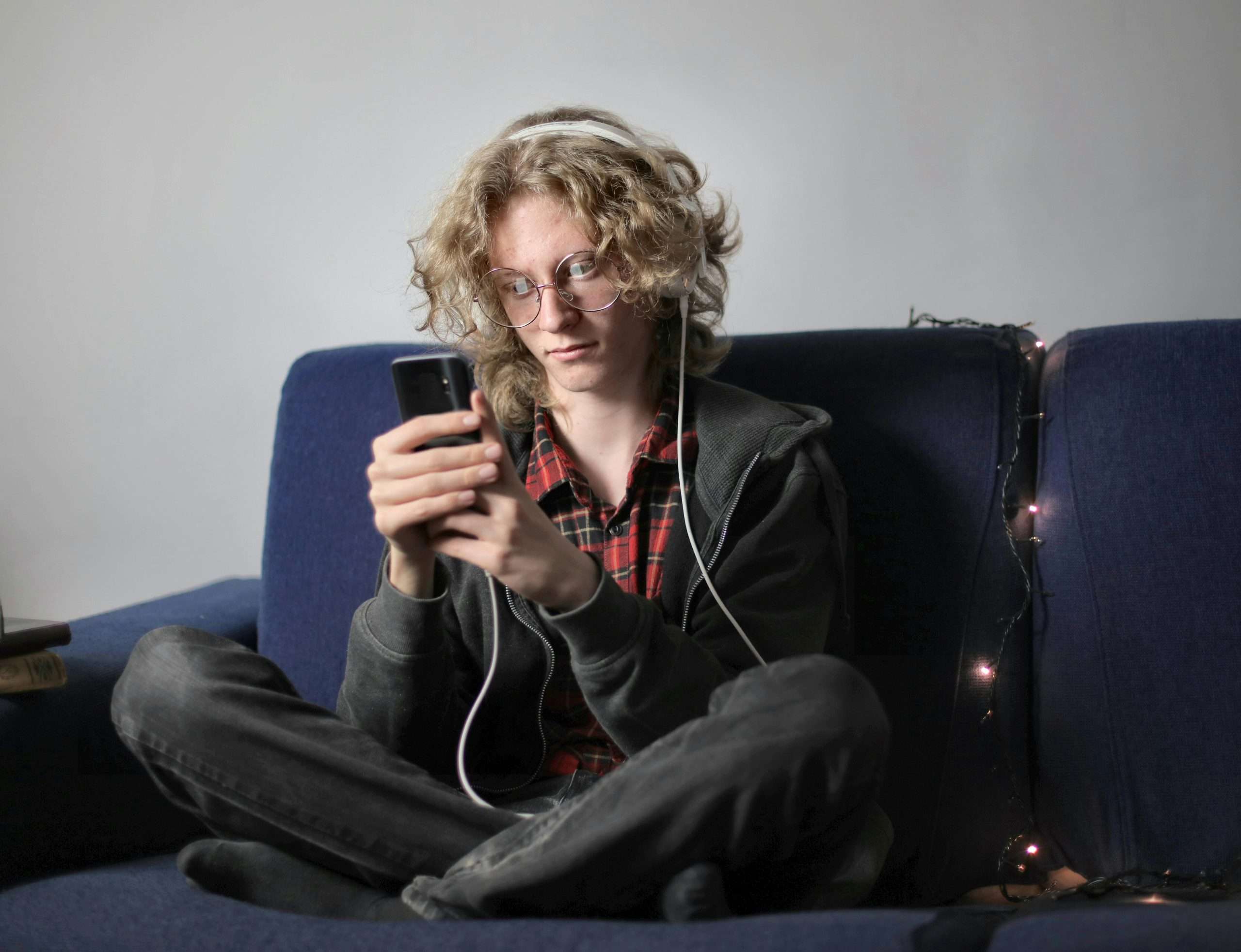 Social Media and Self-Diagnosis - Shape The Sky